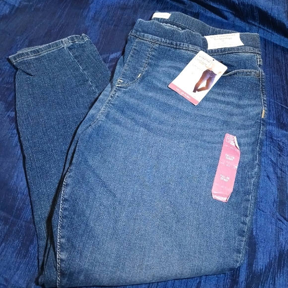 Levi's | Jeans | Levis Signature Gold Totally Shaping Pullon Skinny ...
